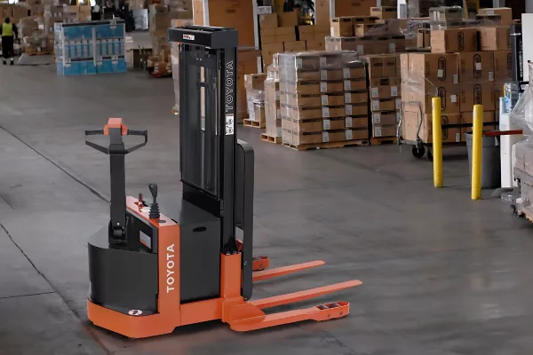 Industrial Walkie Stacker | ProLift Toyota